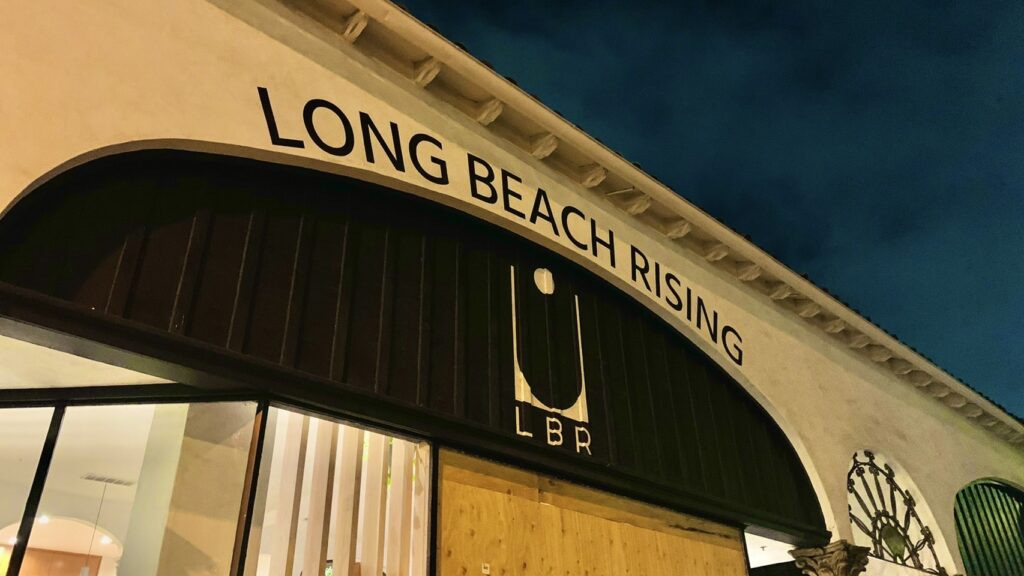アメリカのボルダリングジムで登ってきた話！オシャレすぎるぜ！【Long Beach Rising】